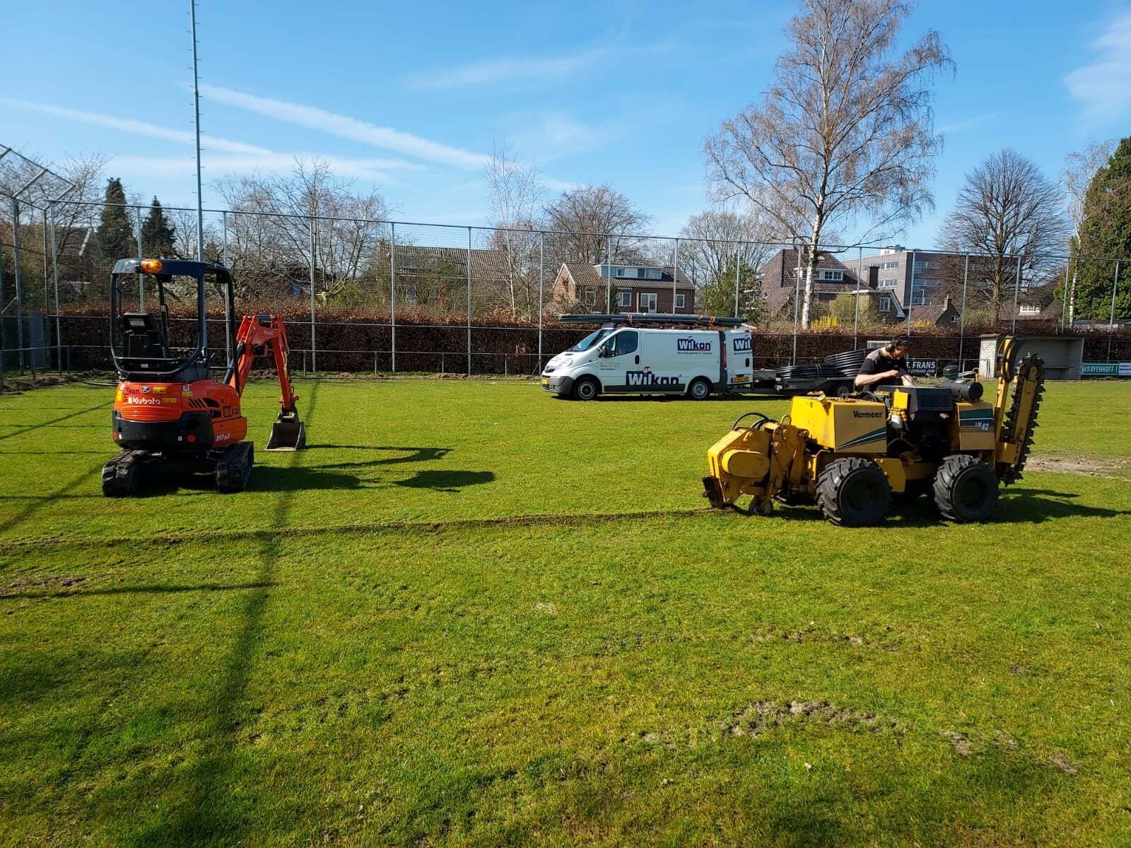 Aanleg automatisch voetbalveld beregening